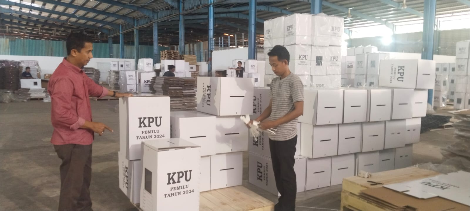 KPU Terus Rampungkan Perakitan Kotak Suara Pemilu 2024 - matapedia6