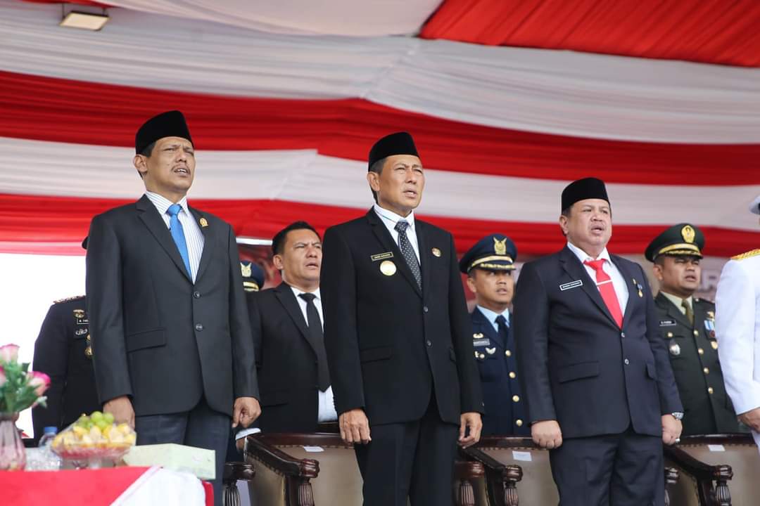 Ketua DPRD Batam Hadiri Upacara Peringatan HUT TNI ke-79 - matapedia6 Ketua DPRD Batam Hadiri Upacara Peringatan HUT TNI ke-79 - matapedia6